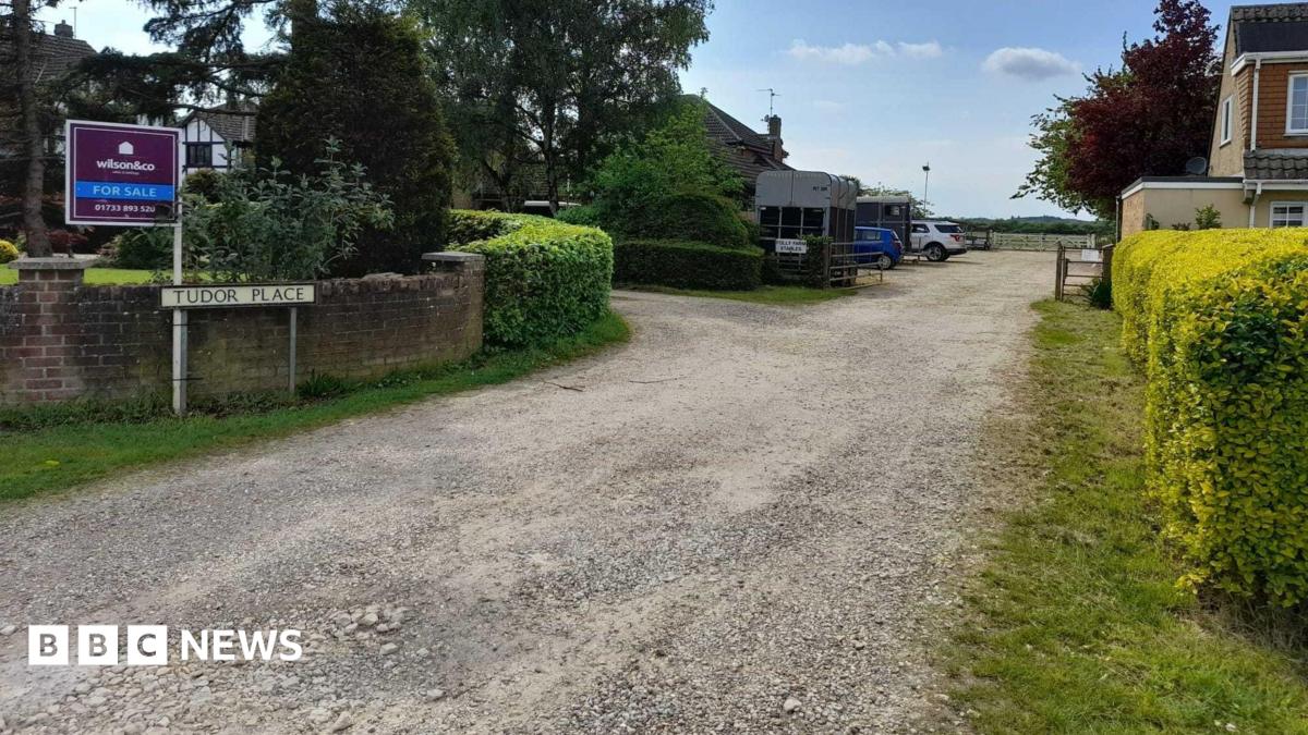 Yaxley development 'not appropriate' says Huntingdonshire council - BBC ...