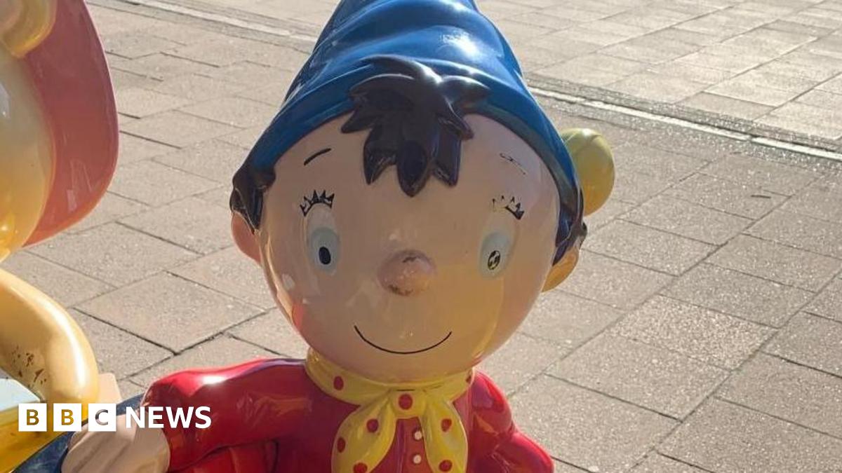 Noddy statue saved after Epping Town Council buys it for £500 - BBC News