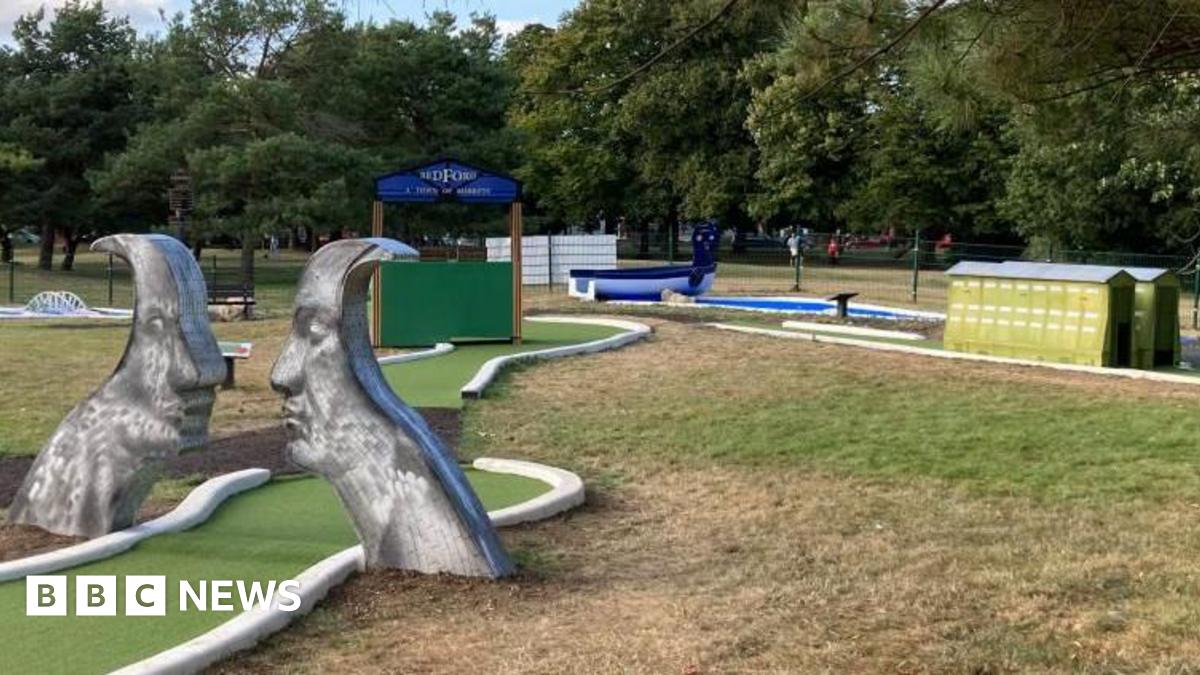 Crazy golf course in Bedford designed to highlight town's past - BBC News
