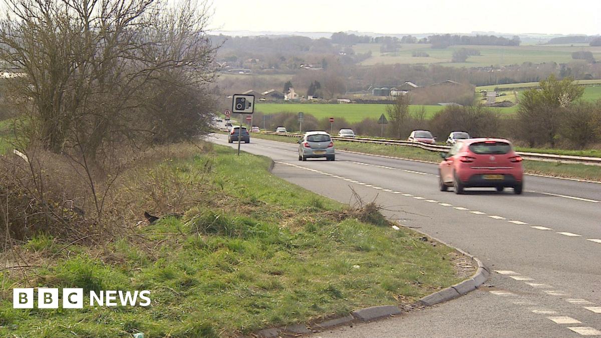 A303 crash: Toddler suffers life-threatening injuries in three-car ...
