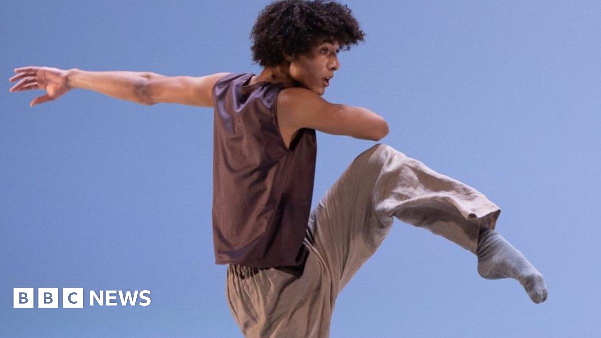 Top ballet awards are childhood dream, says Tring dancer - BBC News