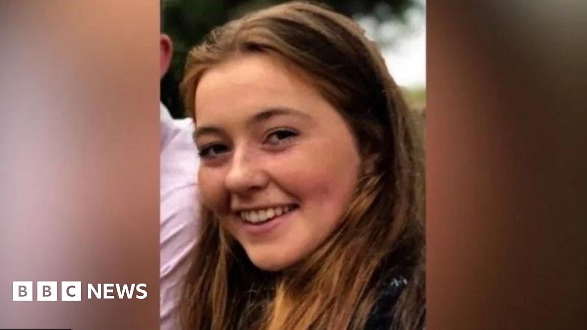 Katie Simpson: Trial hears showjumper murdered out of 'jealousy' - BBC News