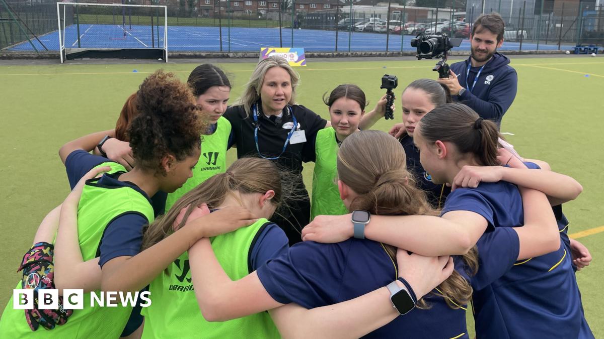 Sandbach High School player set for Wembley football final - BBC News