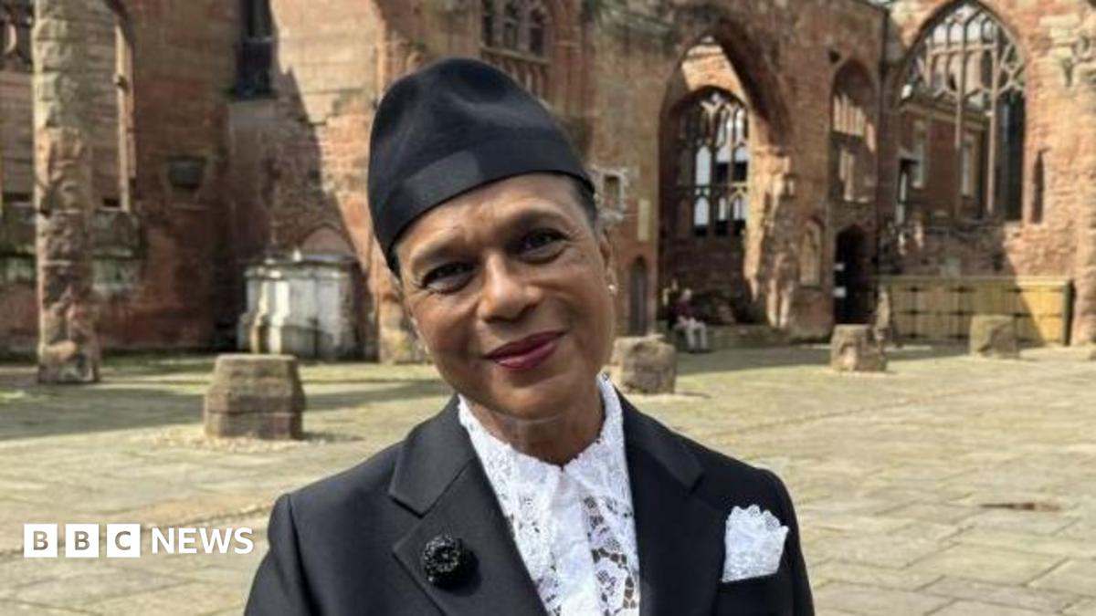 Six Coventry stars honoured with award - BBC News