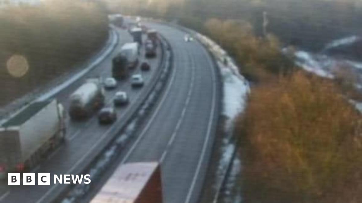 Drivers face delays after three-car crash on A14 near Ipswich - BBC News