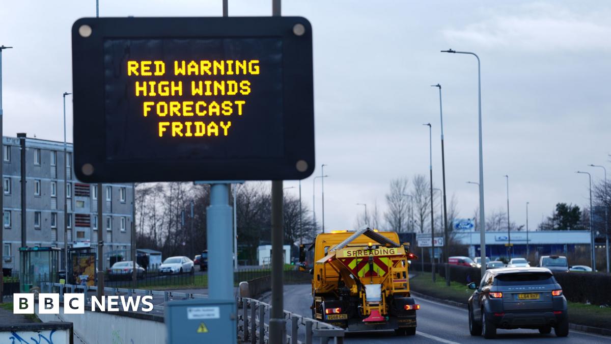 Danger to life during red wind warning as Storm Éowyn approaches ...