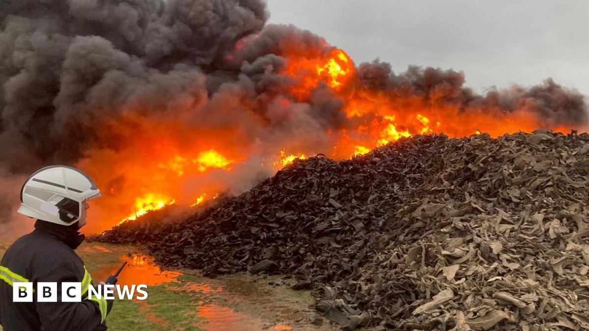 Hartlepool landfill site fire extinguished after three days - BBC News