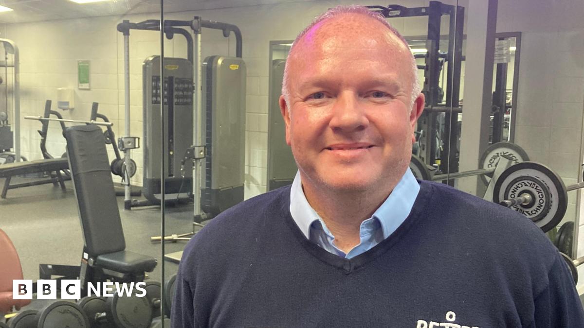 Swindon leisure centre hub celebrates 40 years of business - BBC News