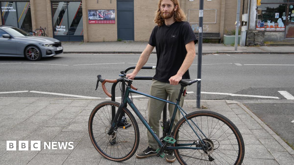 The cyclists tracking down their own stolen bikes - BBC News