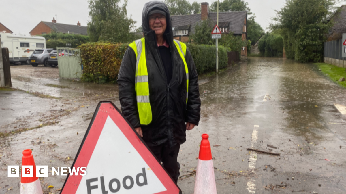 Witherley villagers 'sick and tired' after flooding - BBC News