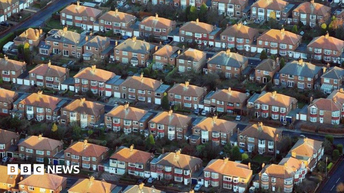 Sheffield councillors call for end of Right to Buy scheme - BBC News