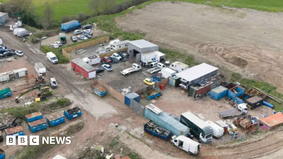 Rochester: Government orders clearance of illegally dumped waste - BBC News