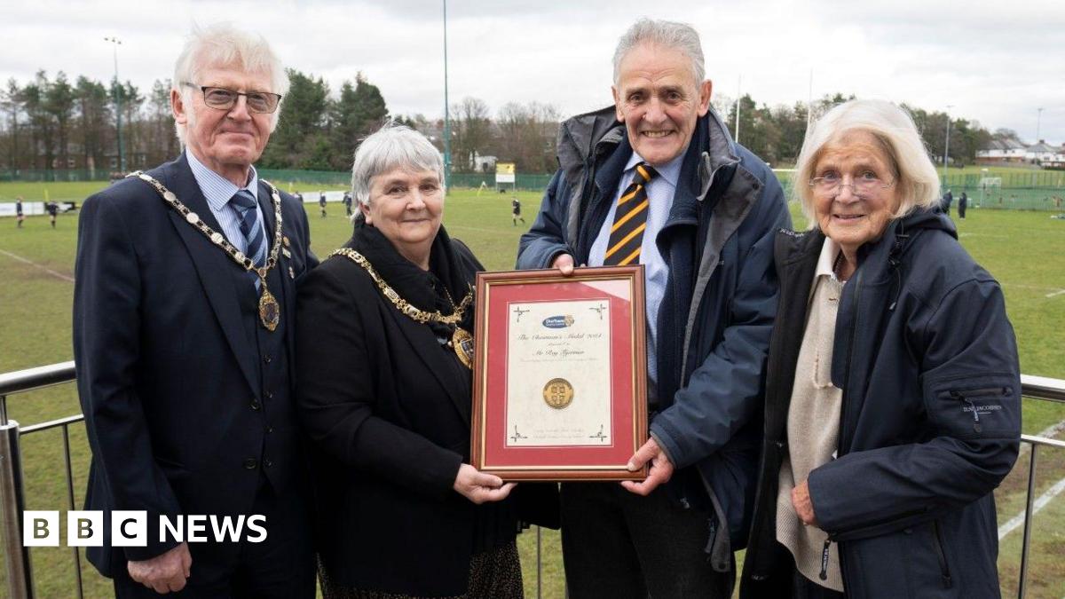 Consett Rugby Club legend awarded Durham County Council honour - BBC News