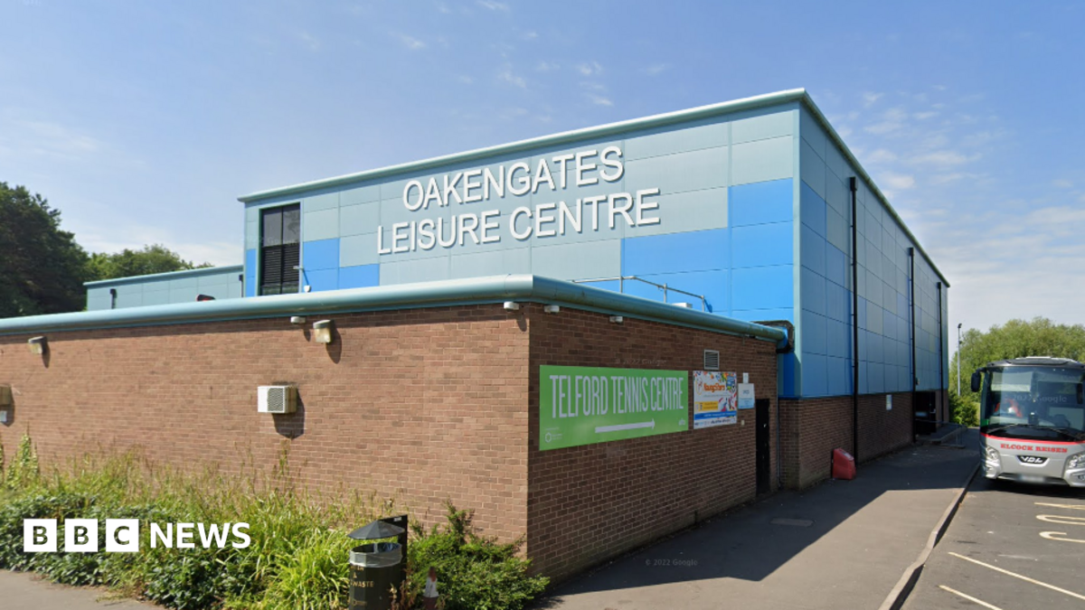 Oakengates swimming pool reopens after 10 months - BBC News
