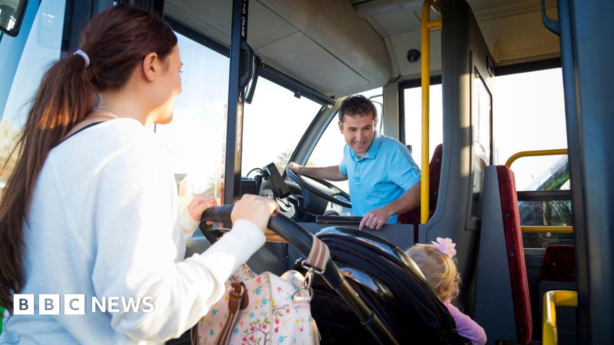 West Midlands bus funding deal due ahead of franchising decision - BBC News