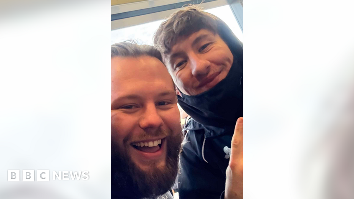 Saltburn actor Barry Keoghan spotted shopping in Merthyr Tydfil - BBC News