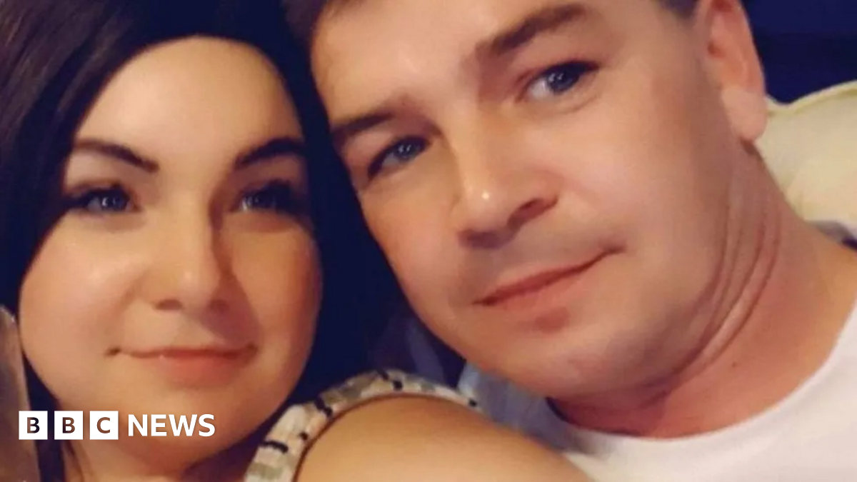 Bridgend: Woman admits charges in Wildmill baby deaths - BBC News