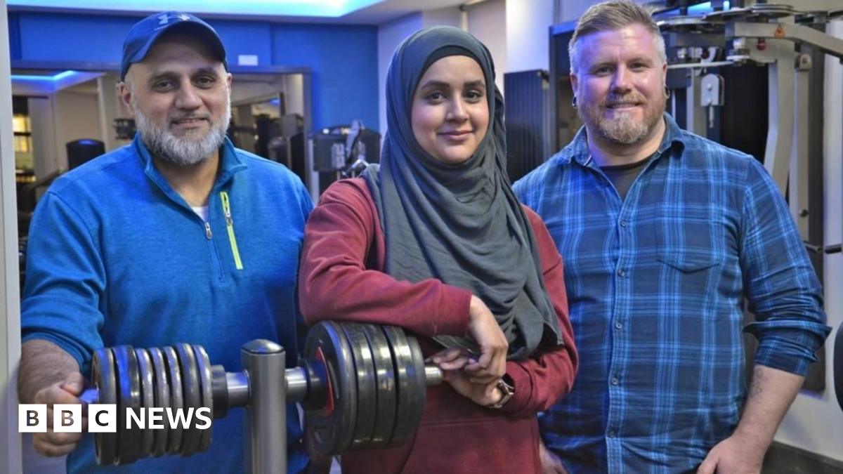 Brierfield youth hub faces £100k funding gap - BBC News