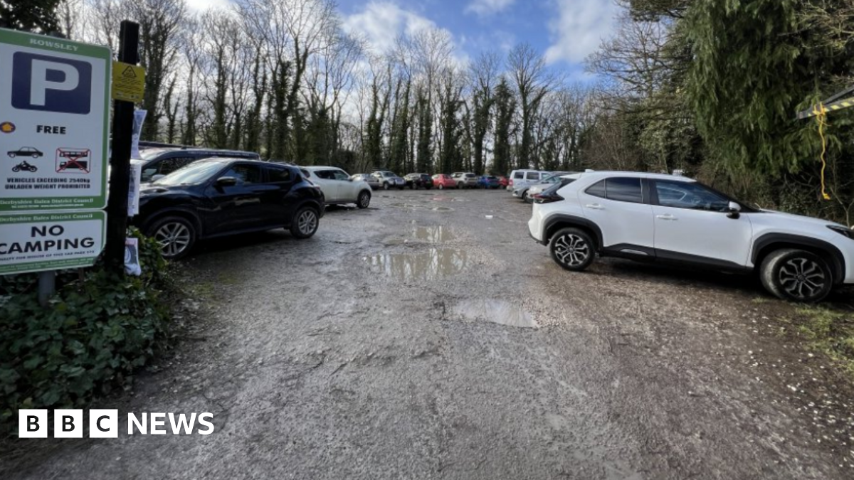 Rowsley car park traveller plan rejected by council - BBC News