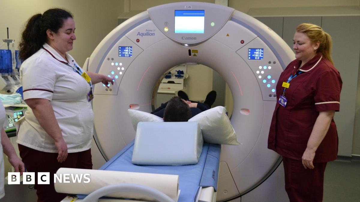 Yeovil hospital gets new CT scanner to cut treatment time - BBC News