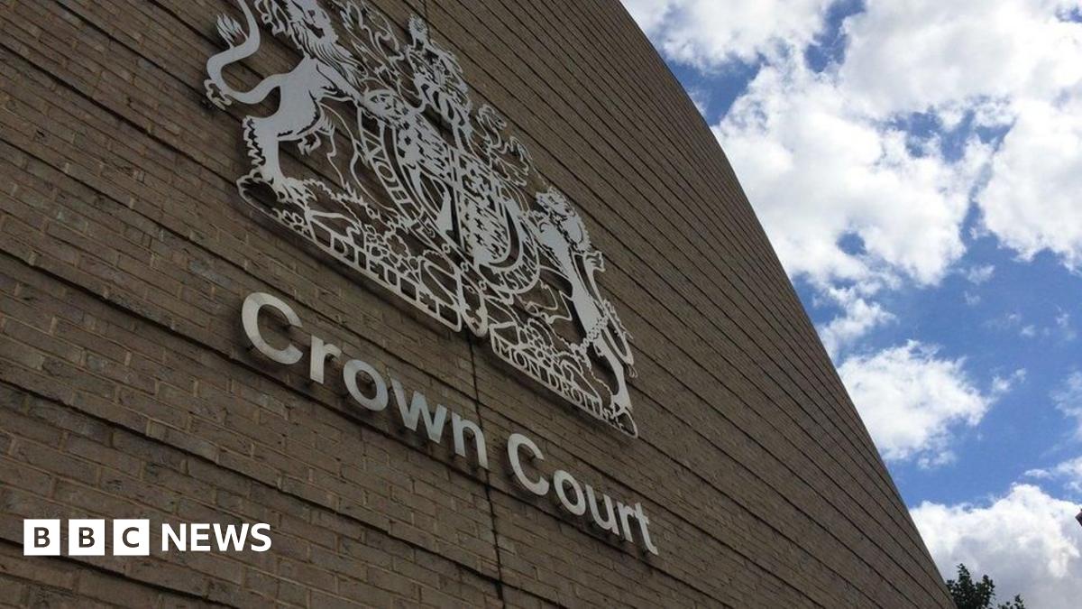 Luton police officer jailed after speed offence lies - BBC News