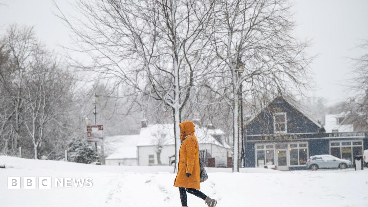 Snow hits parts of Scotland during weather warnings - BBC News