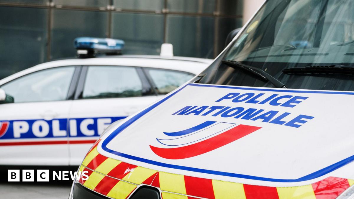 Former mafia boss shot dead on Grenoble motorway - BBC News