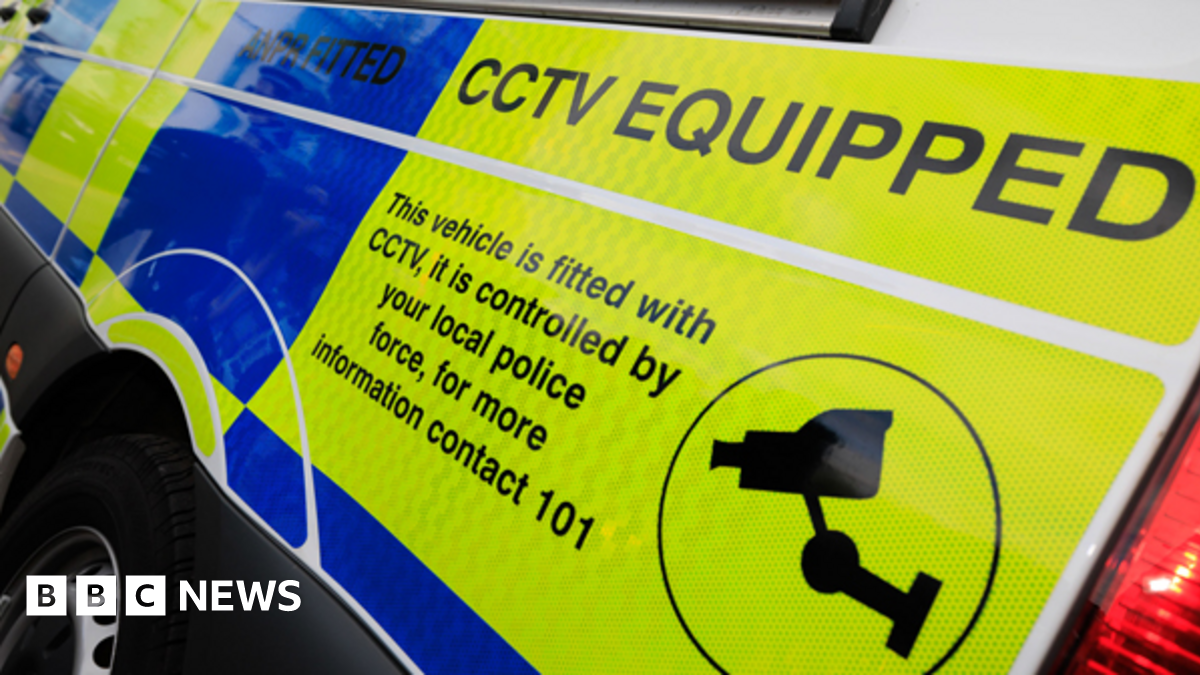 Why are Manchester's police using facial recognition technology? - BBC News