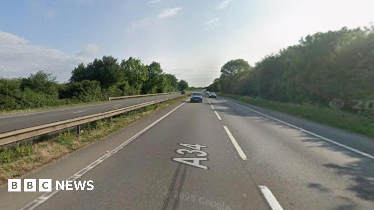 Man, 19, dies in lay-by lorry crash on A34 in Oxfordshire - BBC News