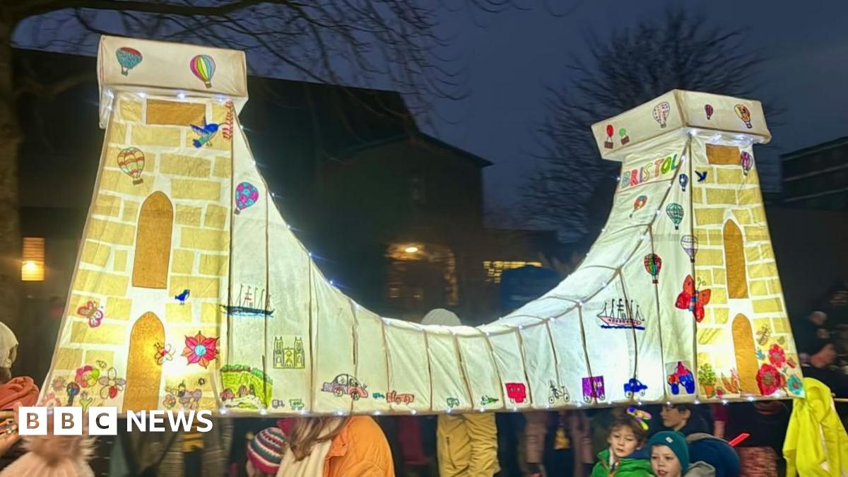 Thousands turn out for return of Bedminster Lantern Parade - BBC News