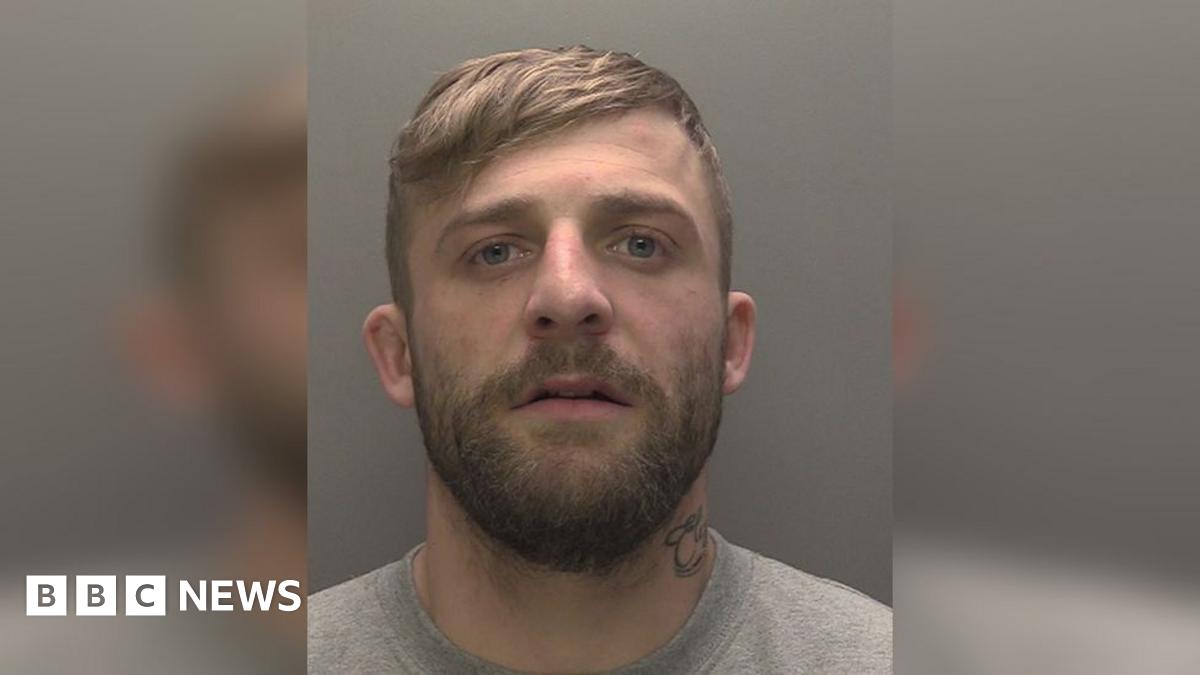 Man jailed for violent disorder during Hull riot - BBC News