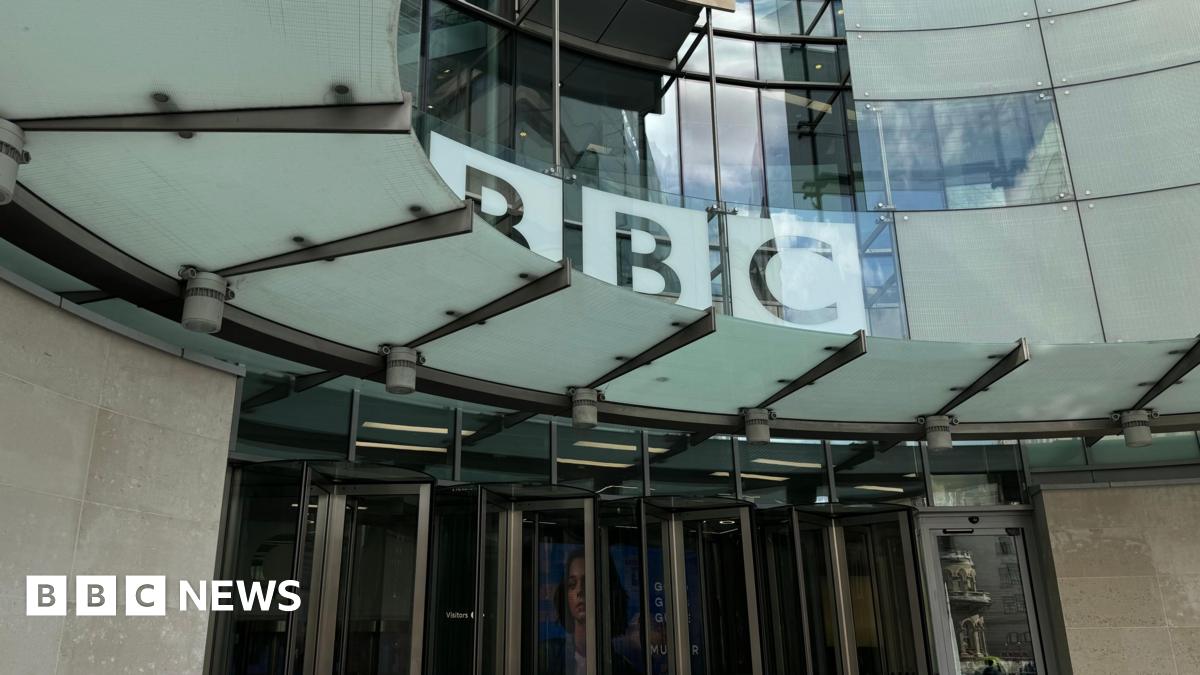 BBC launches new Polish language news service - BBC News