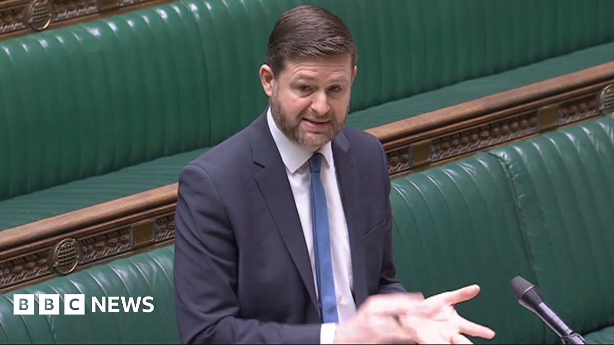 Minister makes Norfolk and Suffolk devolution hint - BBC News