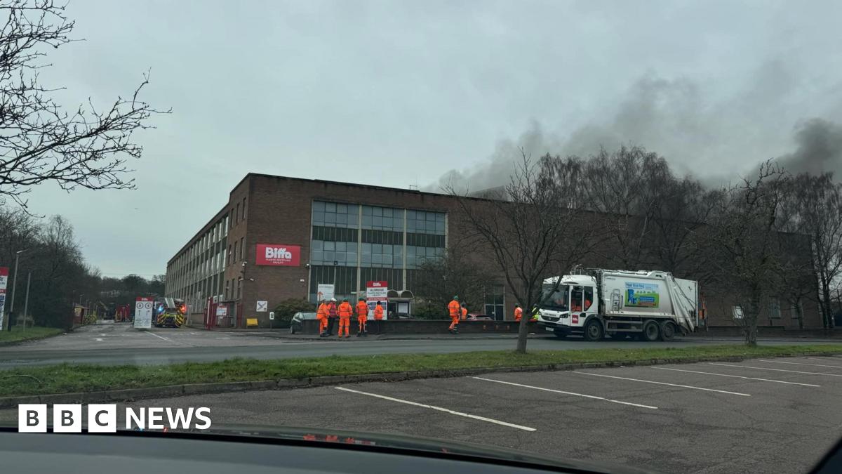 Crews fight large fire at Walsall waste management plant - BBC News