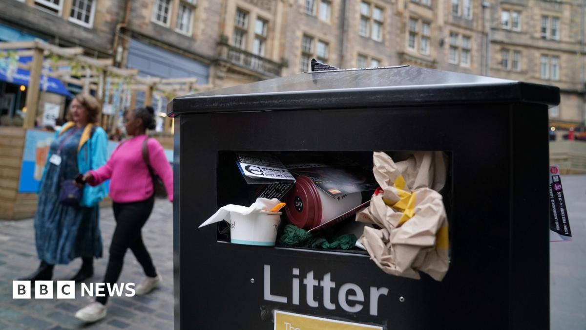 Union votes to avoid strikes and accept bin worker pay deal - BBC News