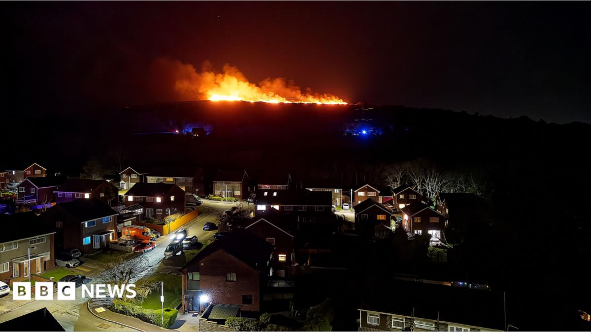 Wildfires: Firefighters attend several blazes across Wales - BBC News