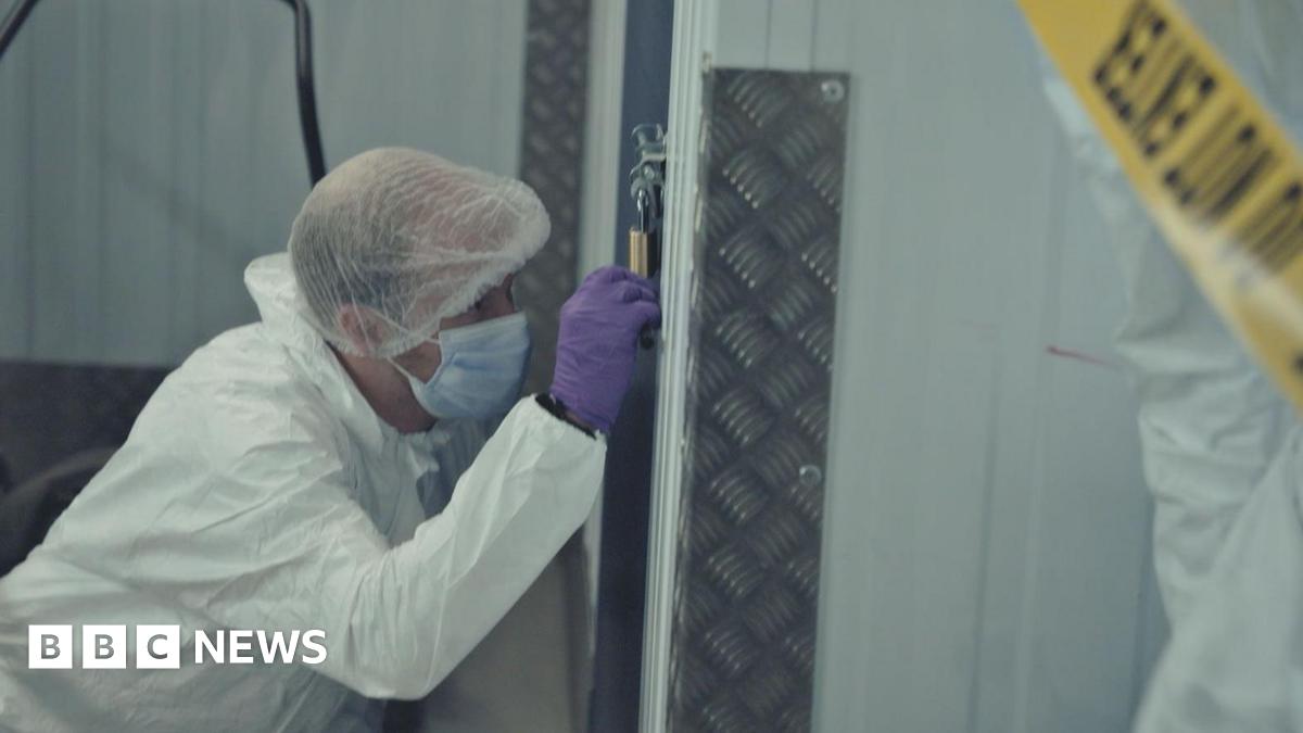 'Disturbing' case of body in locker on 24 Hours in Police Custody - BBC ...