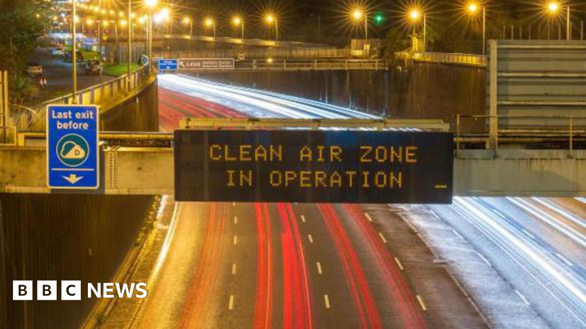Guildford: Clean air day to come to Surrey town - BBC News