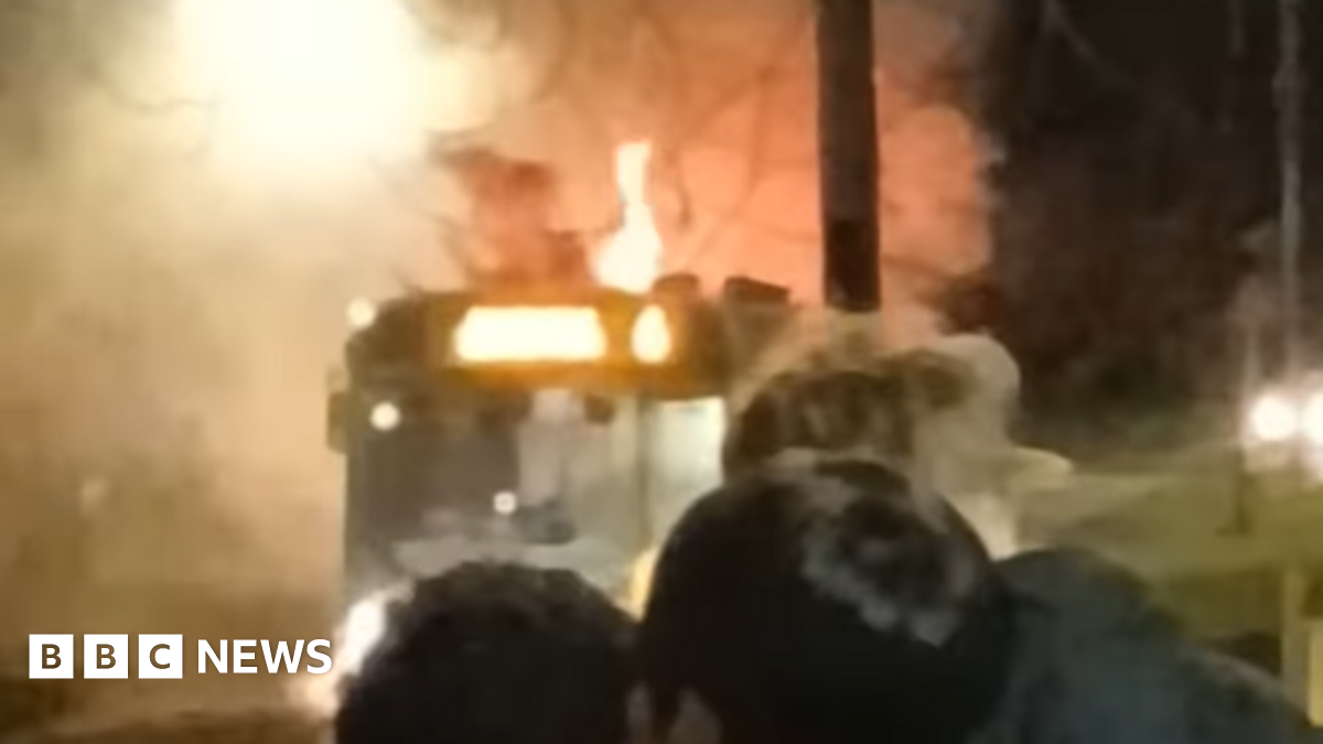 Passengers evacuate after bus catches fire in Milton Keynes - BBC News