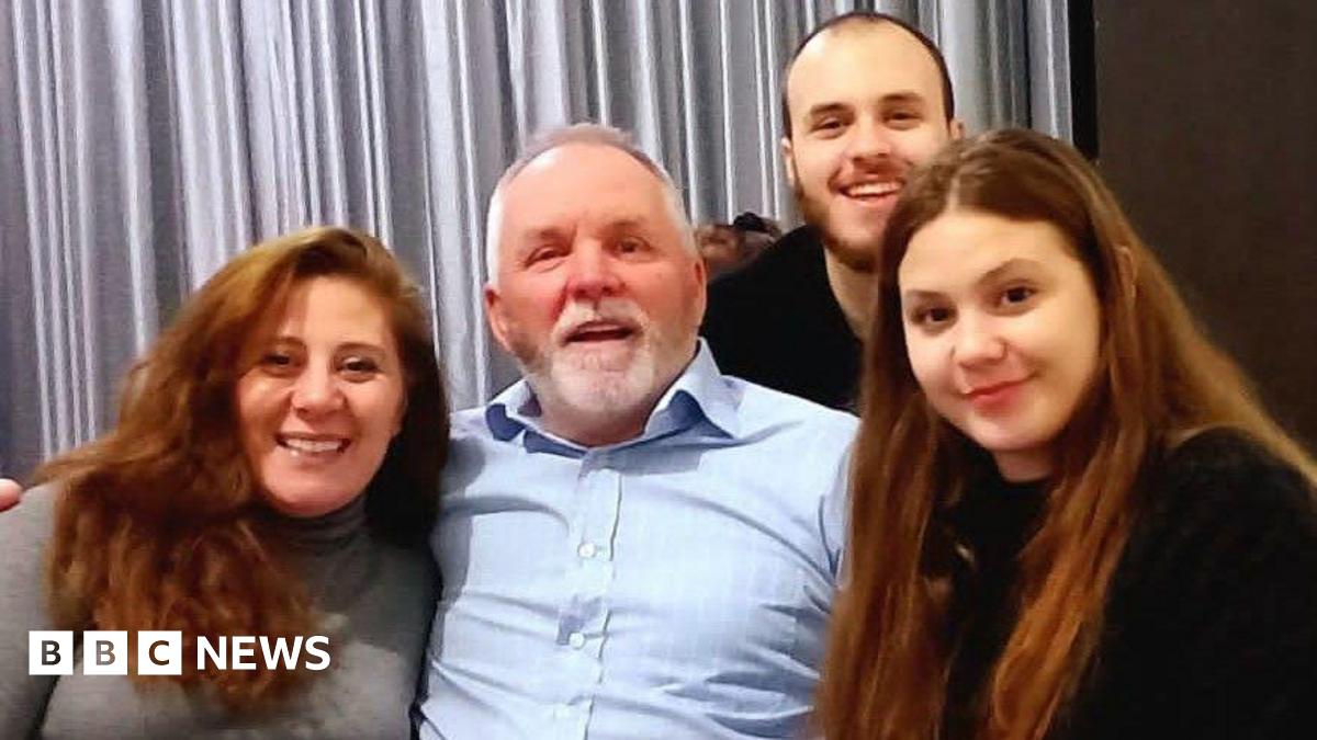 Scottish family anger after mum is blocked from fleeing Lebanon - BBC News