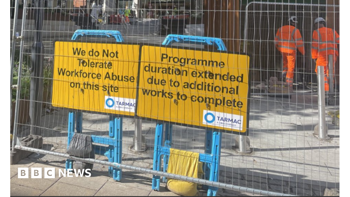 'Substandard' work to Norwich square blamed for delays - BBC News
