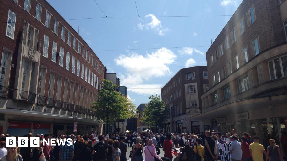 InExeter wins national award at Britain In Bloom awards - BBC News