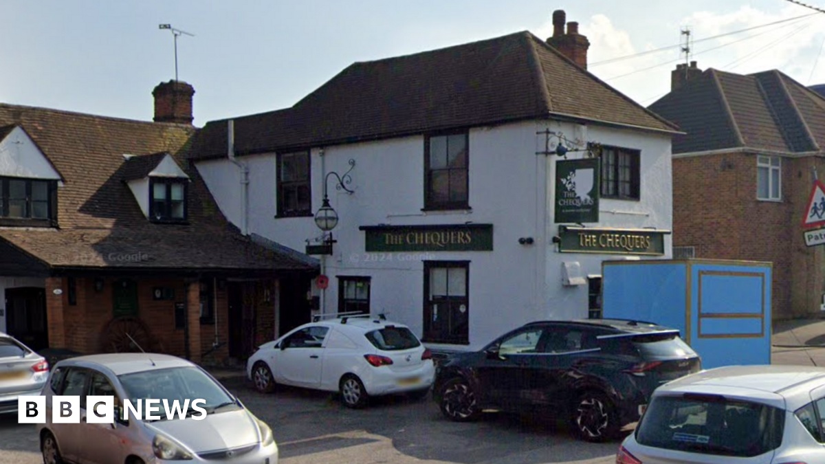 Hutton pub could lose licence after man's ear 'bitten off' - BBC News