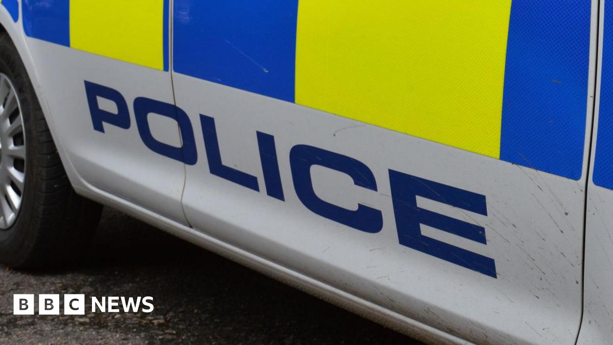 Police officers sacked after man dies in Cornwall - BBC News