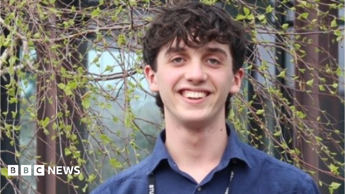 Devon teenager nature focussed entry wins UK poetry competition - BBC News