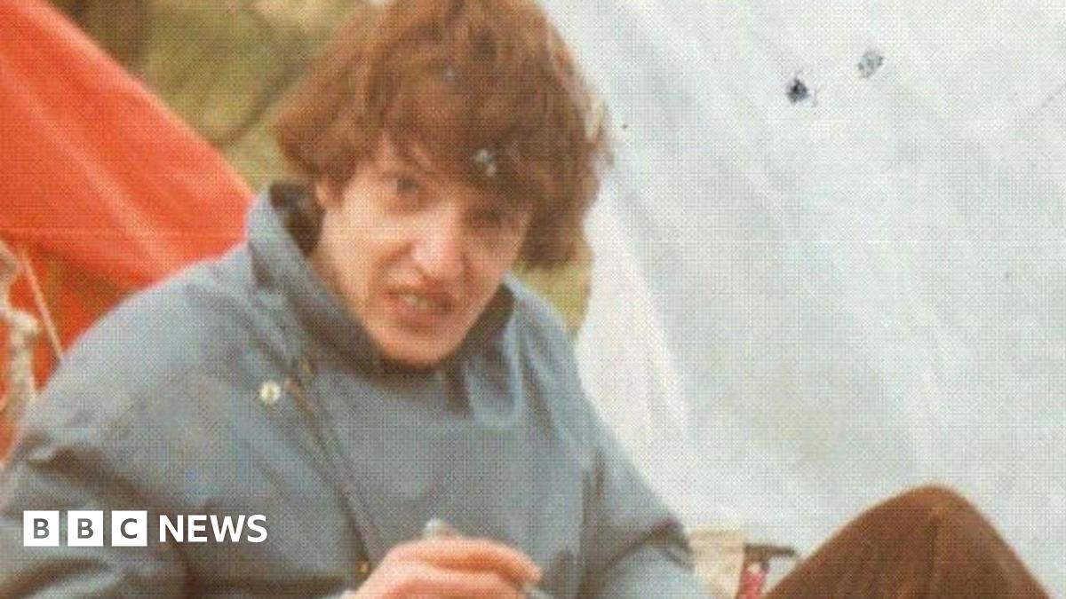 Renewed appeal in 40-year search for missing Sheldon man - BBC News