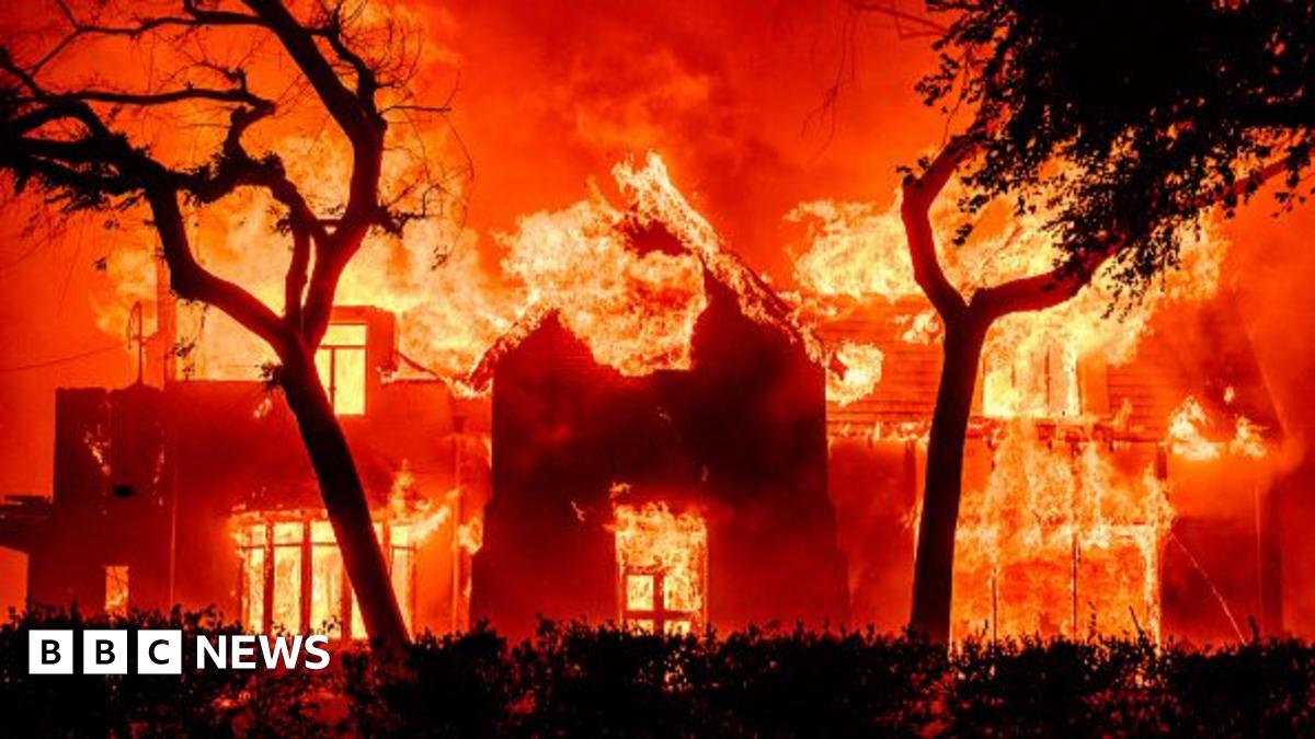 LA firefighters desperately try to contain monster Palisades fire - BBC ...