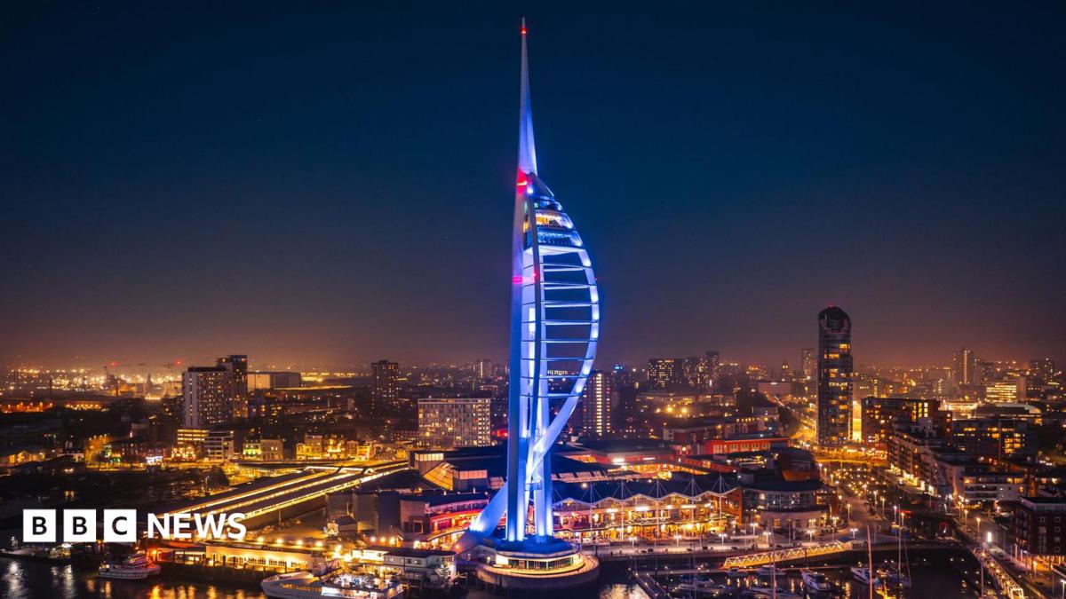 Spinnaker Tower: Portsmouth landmark celebrates 20 years - BBC News
