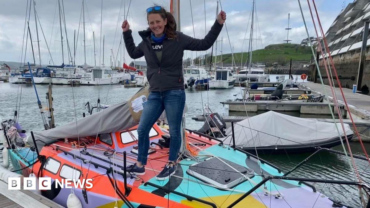 Youngest solo Atlantic rower Jasmine Harrison in global boat race - BBC News