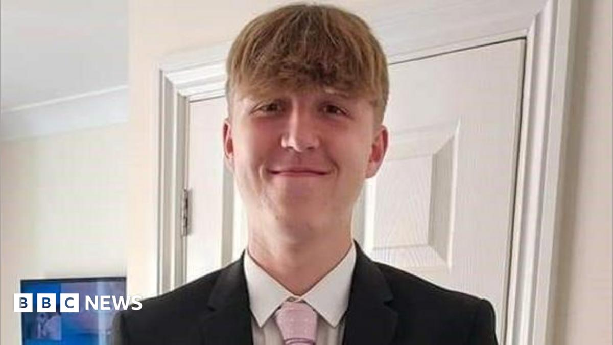 Christmas toy run in memory of Weston-super-Mare teen Alfie Gray - BBC News